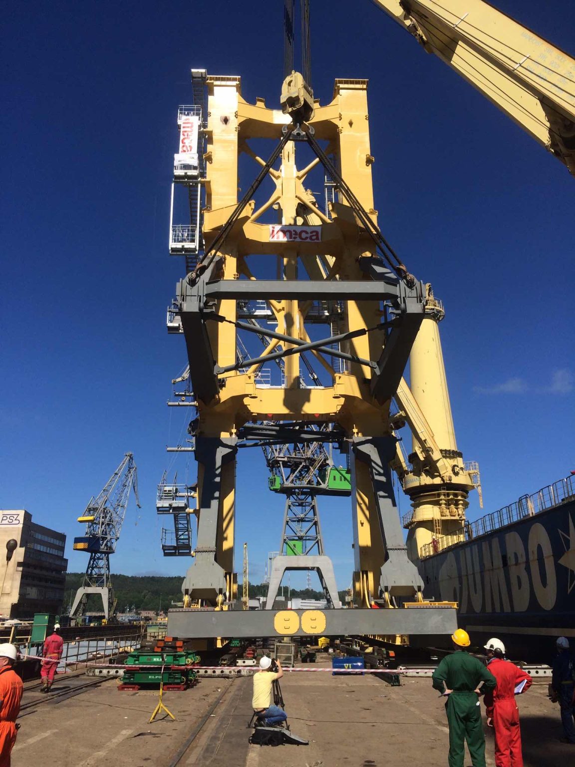 Jumbo Jubilee transports 44m high vertical lay system » Jumbo Maritime