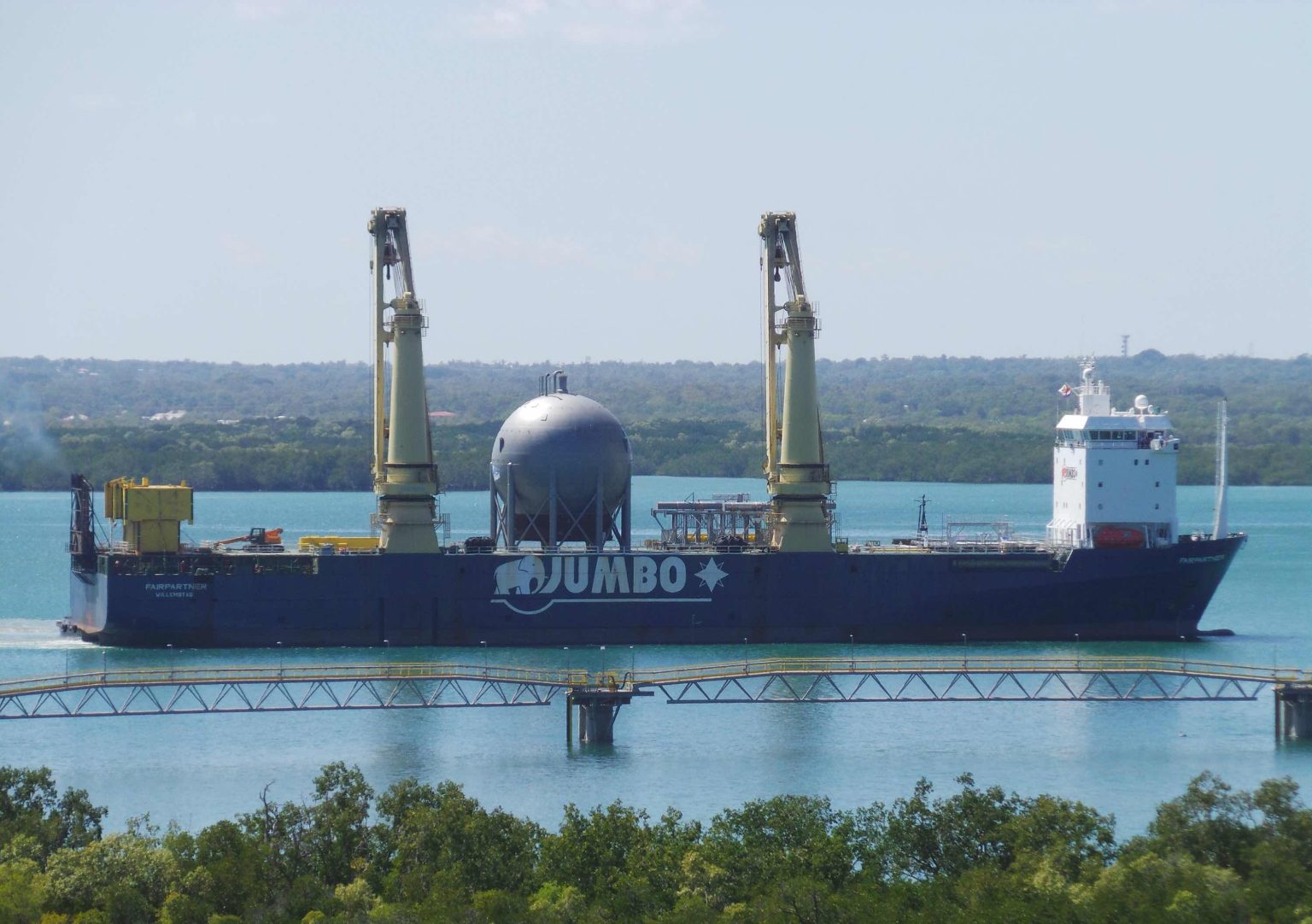 Jumbo transports large spherical tank » Jumbo Maritime